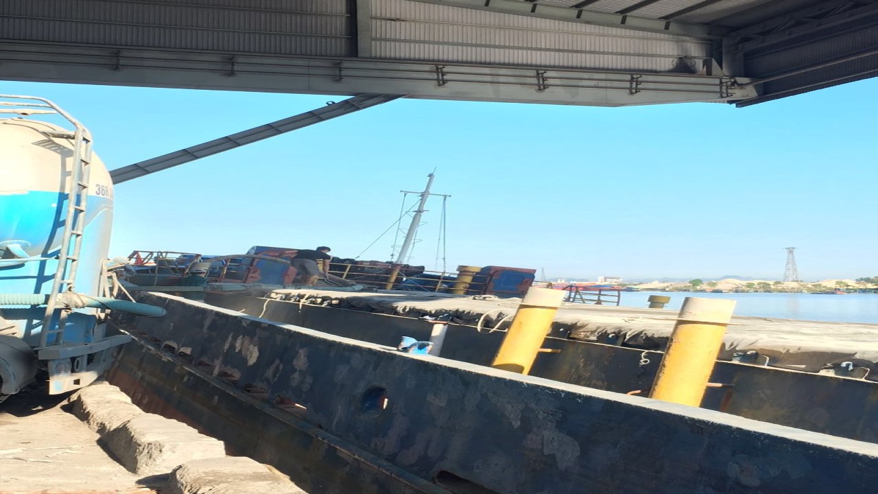 BULK CEMENT TRANSPORT BY BARGE - Times Cargo Logistic Co., LTD