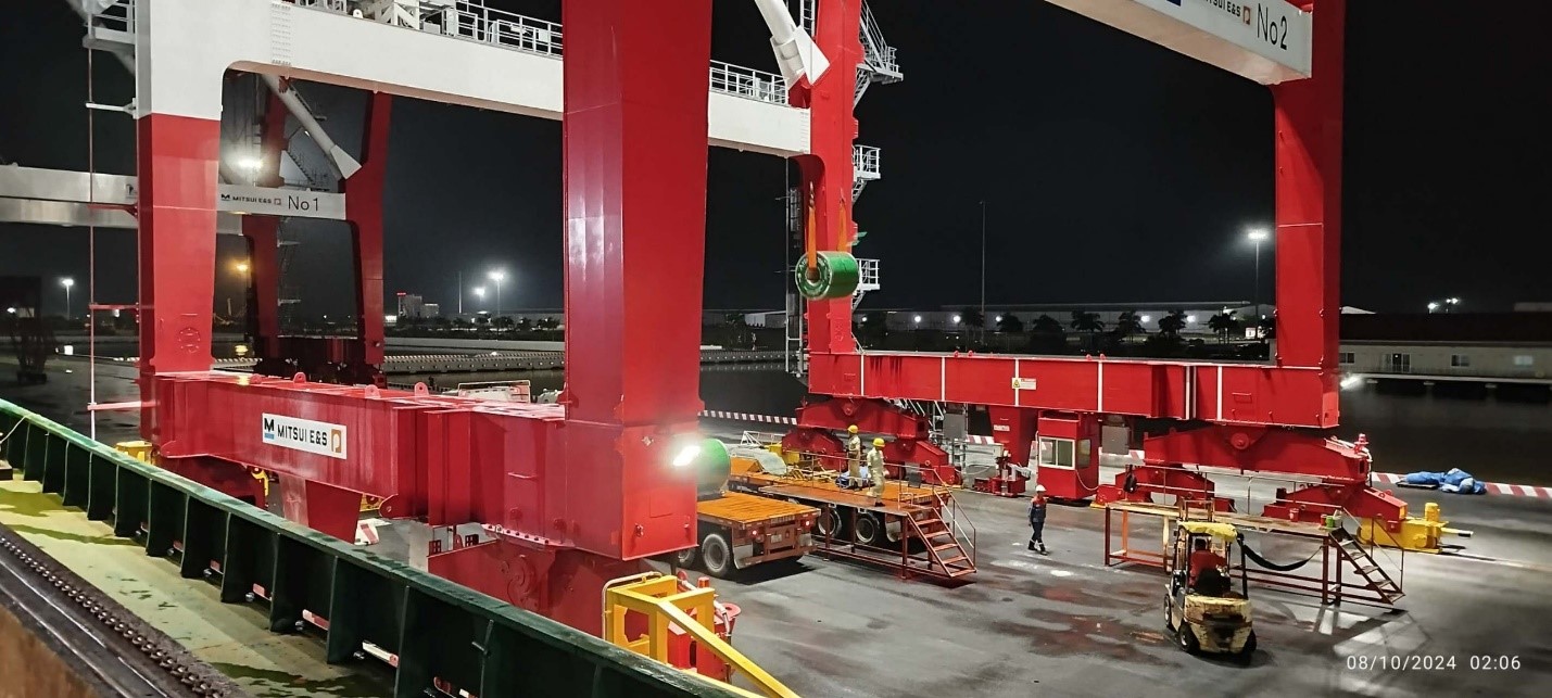Transporting 6000 tons of steel coil bulk cargo from Long An port to ...