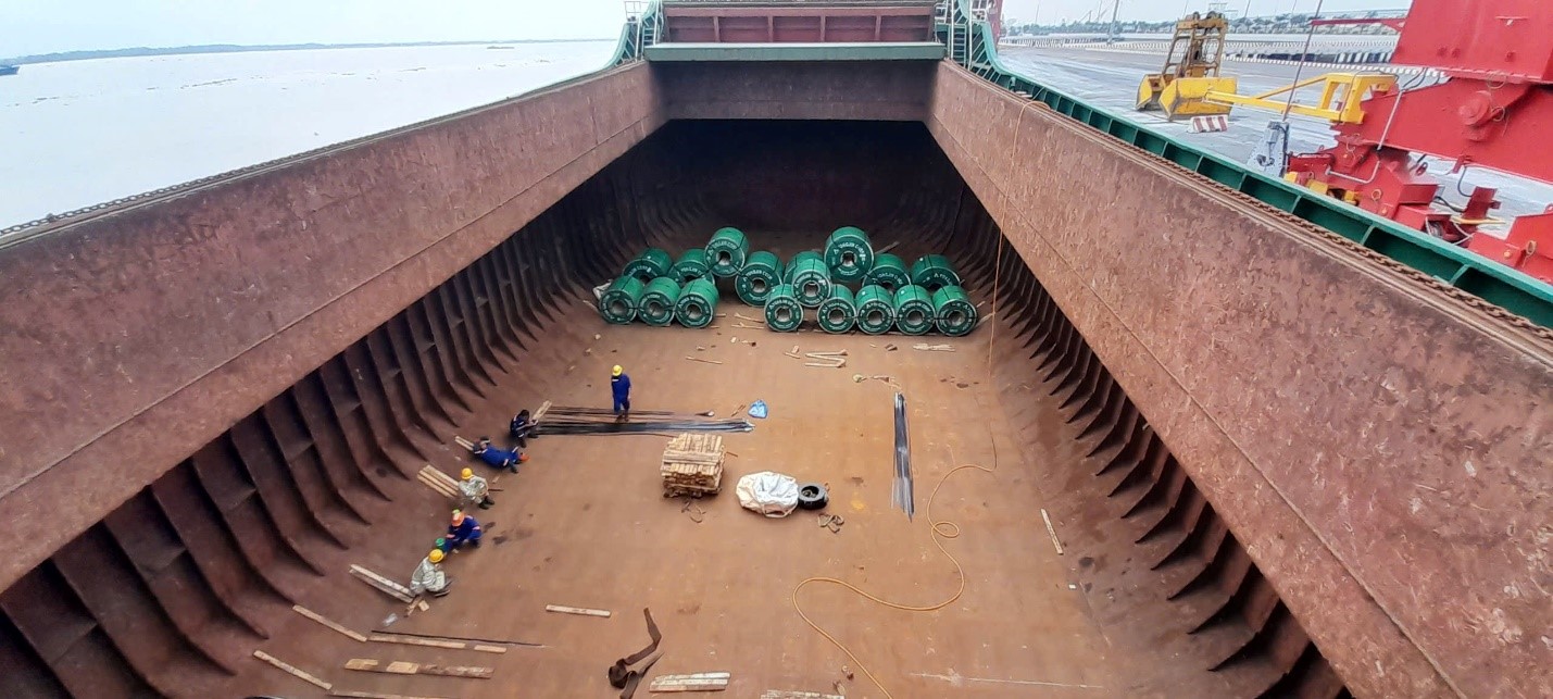 Transporting 6000 tons of steel coil bulk cargo from Long An port to ...